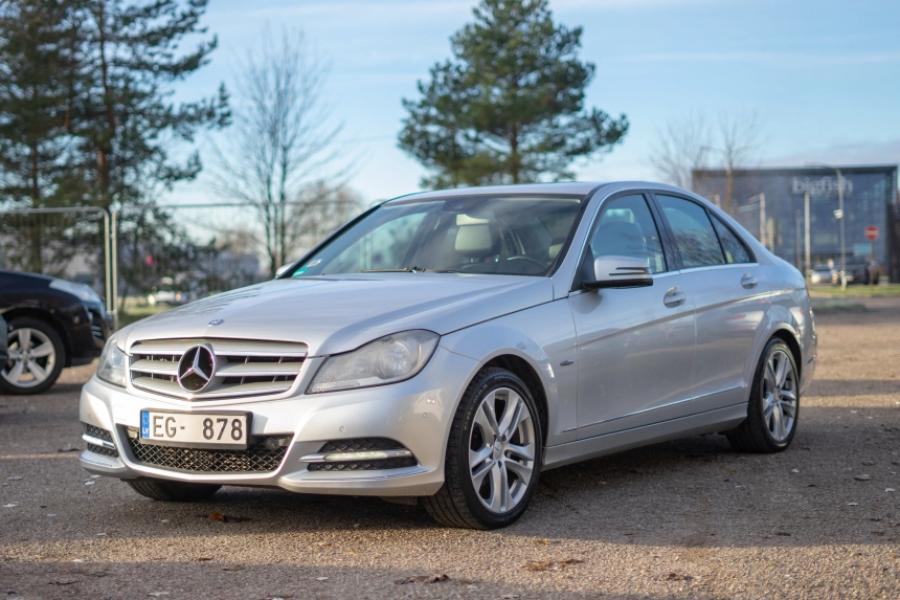 Pelēks Mercedes-Benz C 180 2011 Rīga, ar dzinēja tilpumu 1.80 L un nobraukumu 194 tūkst. km par 7700 €, foto 3 vietnē AUTOMOTO.COM.LV