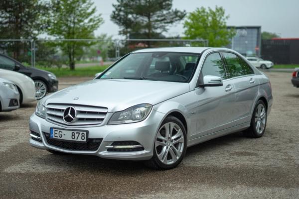 Pelēks Mercedes-Benz C 180 2011 Rīga, ar dzinēja tilpumu 1.80 L un nobraukumu 194 tūkst. km par 7700 €, foto 3 vietnē AUTOMOTO.COM.LV
