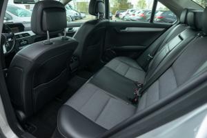 Pelēks Mercedes-Benz C 180 2011 Rīga, ar dzinēja tilpumu 1.80 L un nobraukumu 194 tūkst. km par 7700 €, foto 6 vietnē AUTOMOTO.COM.LV