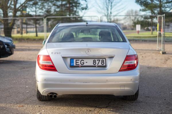 Pelēks Mercedes-Benz C 180 2011 Rīga, ar dzinēja tilpumu 1.80 L un nobraukumu 194 tūkst. km par 7700 €, foto 7 vietnē AUTOMOTO.COM.LV