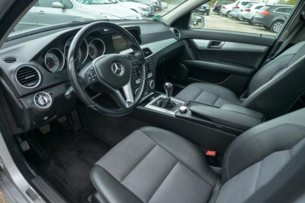 Pelēks Mercedes-Benz C 180 2011 Rīga, ar dzinēja tilpumu 1.80 L un nobraukumu 194 tūkst. km par 7700 €, foto 8 vietnē AUTOMOTO.COM.LV