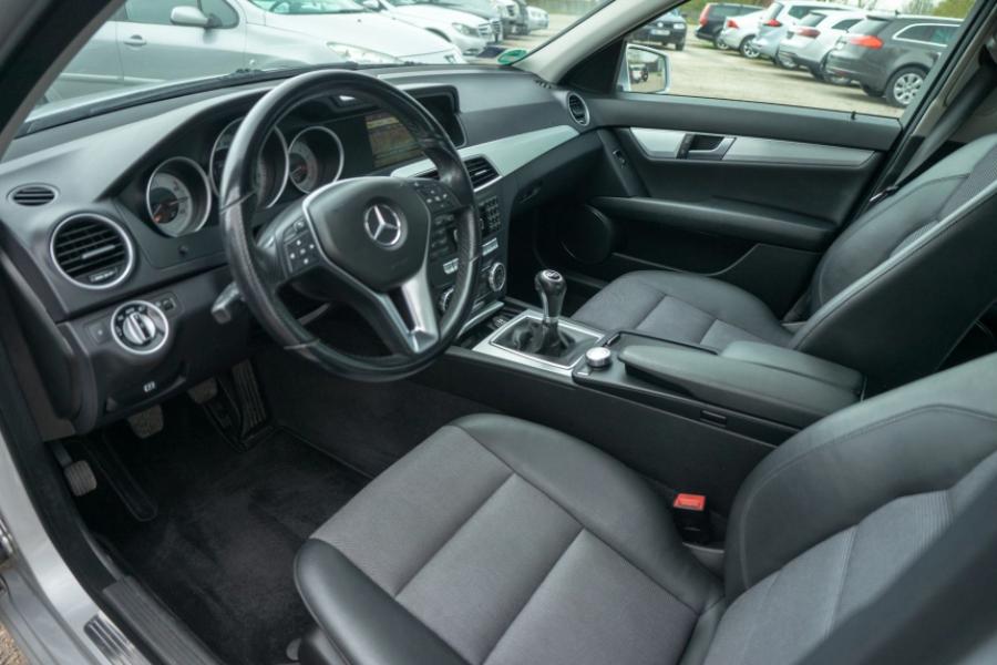 Pelēks Mercedes-Benz C 180 2011 Rīga, ar dzinēja tilpumu 1.80 L un nobraukumu 194 tūkst. km par 7700 €, foto 9 vietnē AUTOMOTO.COM.LV