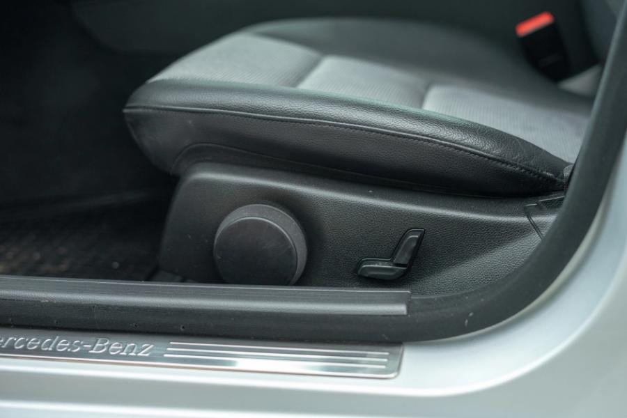 Pelēks Mercedes-Benz C 180 2011 Rīga, ar dzinēja tilpumu 1.80 L un nobraukumu 194 tūkst. km par 7700 €, foto 13 vietnē AUTOMOTO.COM.LV