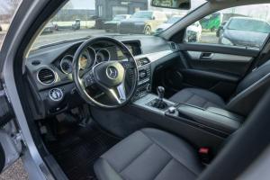 Pelēks Mercedes-Benz C 180 2011 Rīga, ar dzinēja tilpumu 1.80 L un nobraukumu 194 tūkst. km par 7700 €, foto 23 vietnē AUTOMOTO.COM.LV