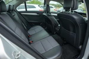 Pelēks Mercedes-Benz C 180 2011 Rīga, ar dzinēja tilpumu 1.80 L un nobraukumu 194 tūkst. km par 7700 €, foto 25 vietnē AUTOMOTO.COM.LV