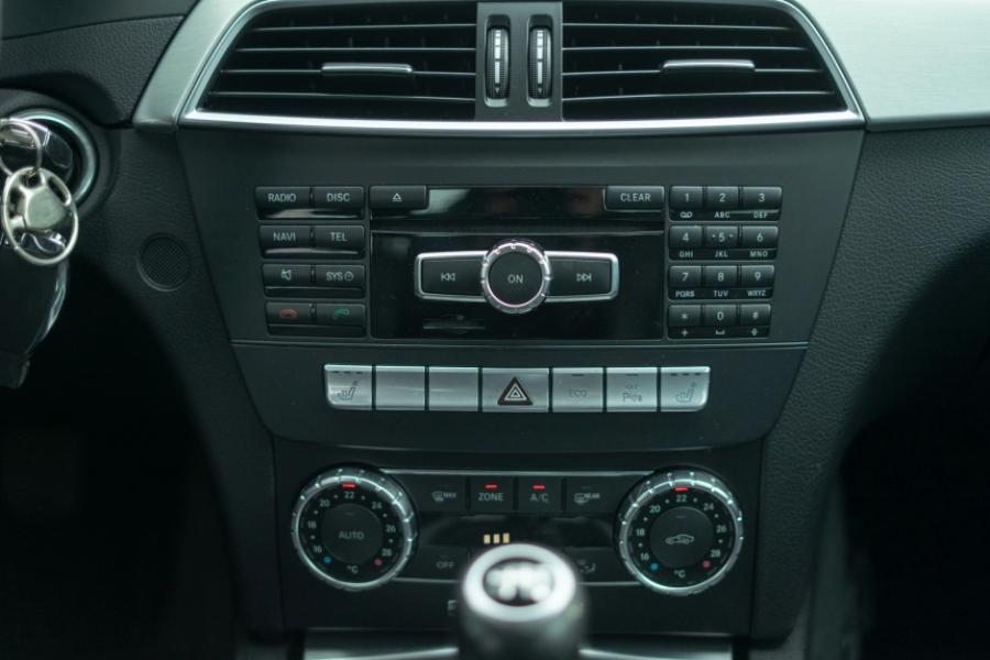 Pelēks Mercedes-Benz C 180 2011 Rīga, ar dzinēja tilpumu 1.80 L un nobraukumu 194 tūkst. km par 7700 €, foto 34 vietnē AUTOMOTO.COM.LV