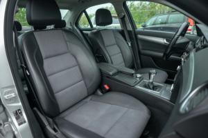 Pelēks Mercedes-Benz C 180 2011 Rīga, ar dzinēja tilpumu 1.80 L un nobraukumu 194 tūkst. km par 7700 €, foto 42 vietnē AUTOMOTO.COM.LV
