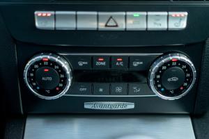 Pelēks Mercedes-Benz C 180 2011 Rīga, ar dzinēja tilpumu 1.80 L un nobraukumu 194 tūkst. km par 7700 €, foto 43 vietnē AUTOMOTO.COM.LV