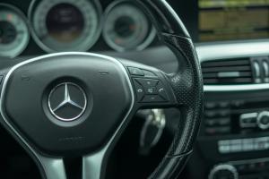 Pelēks Mercedes-Benz C 180 2011 Rīga, ar dzinēja tilpumu 1.80 L un nobraukumu 194 tūkst. km par 7700 €, foto 46 vietnē AUTOMOTO.COM.LV