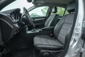 Pelēks Mercedes-Benz C 180 2011 Rīga, ar dzinēja tilpumu 1.80 L un nobraukumu 194 tūkst. km par 7700 €, foto 53 vietnē AUTOMOTO.COM.LV