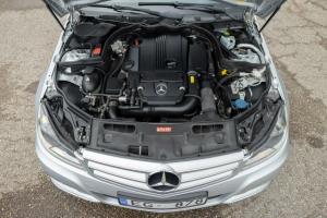 Pelēks Mercedes-Benz C 180 2011 Rīga, ar dzinēja tilpumu 1.80 L un nobraukumu 194 tūkst. km par 7700 €, foto 61 vietnē AUTOMOTO.COM.LV