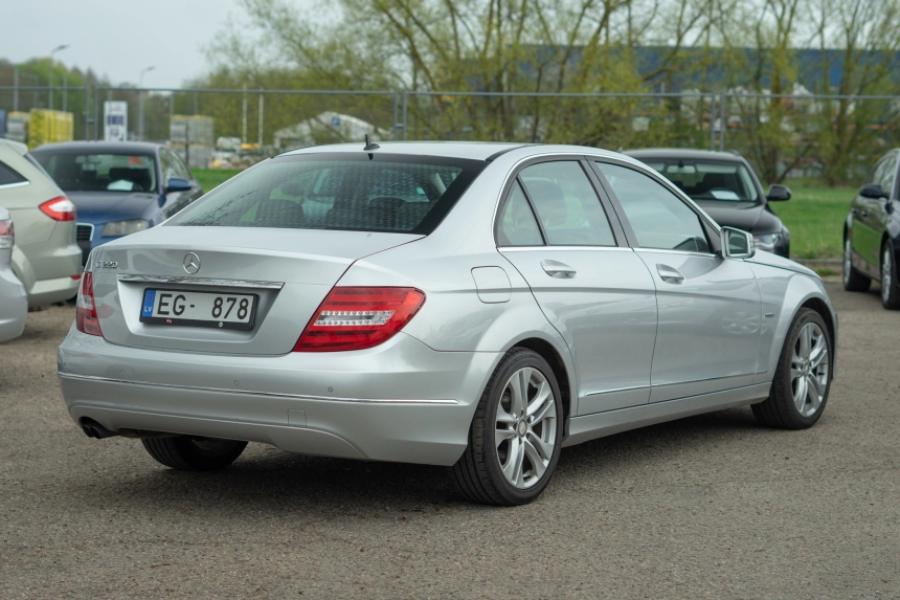 Pelēks Mercedes-Benz C 180 2011 Rīga, ar dzinēja tilpumu 1.80 L un nobraukumu 194 tūkst. km par 7700 €, foto 67 vietnē AUTOMOTO.COM.LV