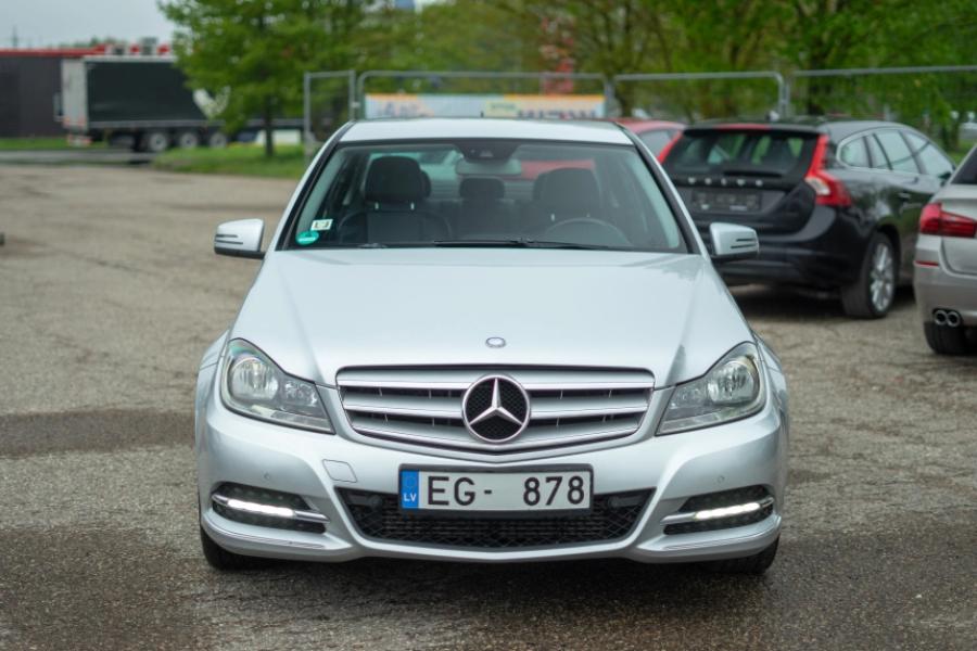 Pelēks Mercedes-Benz C 180 2011 Rīga, ar dzinēja tilpumu 1.80 L un nobraukumu 194 tūkst. km par 7700 €, foto 69 vietnē AUTOMOTO.COM.LV