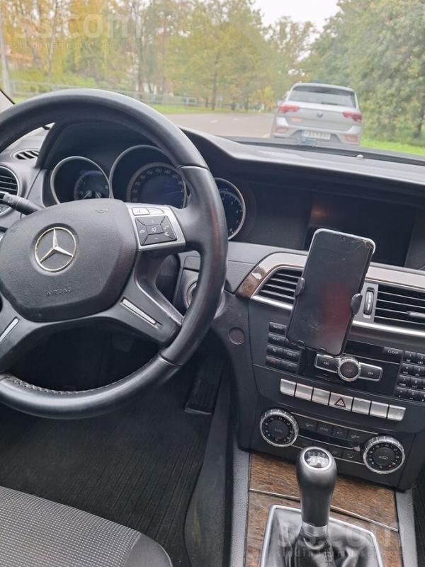 Grey Mercedes-Benz C 180 2011 in Riga, with an engine capacity of 1.80 L and mileage of 211 thousand km for 5700 €, photo 7 on AUTOMOTO.COM.LV