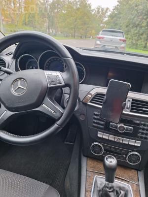 Grey Mercedes-Benz C 180 2011 in Riga, with an engine capacity of 1.80 L and mileage of 211 thousand km for 5700 €, photo 7 on AUTOMOTO.COM.LV