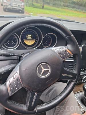 Grey Mercedes-Benz C 180 2011 in Riga, with an engine capacity of 1.80 L and mileage of 211 thousand km for 5700 €, photo 10 on AUTOMOTO.COM.LV