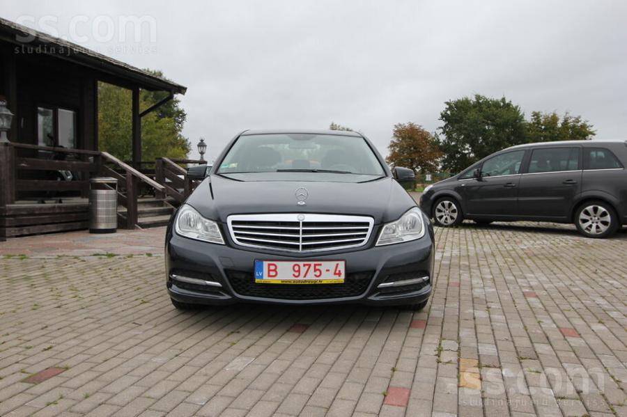 Grey Mercedes-Benz C 180 2012 in Liepaja, with an engine capacity of 1.80 L and mileage of 228 thousand km for 7990 €, photo 2 on AUTOMOTO.COM.LV