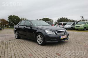 Grey Mercedes-Benz C 180 2012 in Liepaja, with an engine capacity of 1.80 L and mileage of 228 thousand km for 7990 €, photo 4 on AUTOMOTO.COM.LV