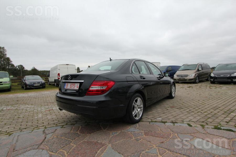 Grey Mercedes-Benz C 180 2012 in Liepaja, with an engine capacity of 1.80 L and mileage of 228 thousand km for 7990 €, photo 5 on AUTOMOTO.COM.LV