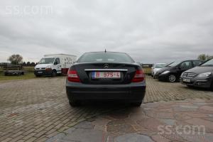 Grey Mercedes-Benz C 180 2012 in Liepaja, with an engine capacity of 1.80 L and mileage of 228 thousand km for 7990 €, photo 6 on AUTOMOTO.COM.LV