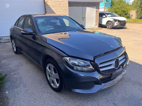 Pelēks Mercedes-Benz C 180 2015 Gargždai, ar dzinēja tilpumu 1.60 L un nobraukumu 237 tūkst. km par 5900 €, foto 1 vietnē AUTOMOTO.COM.LV