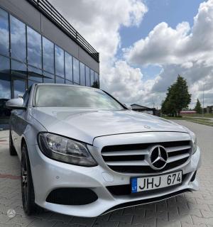 Grey Mercedes-Benz C 180 2015 in Siauliai, with an engine capacity of 1.60 L and mileage of 220 thousand km for 10999 €, photo 3 on AUTOMOTO.COM.LV