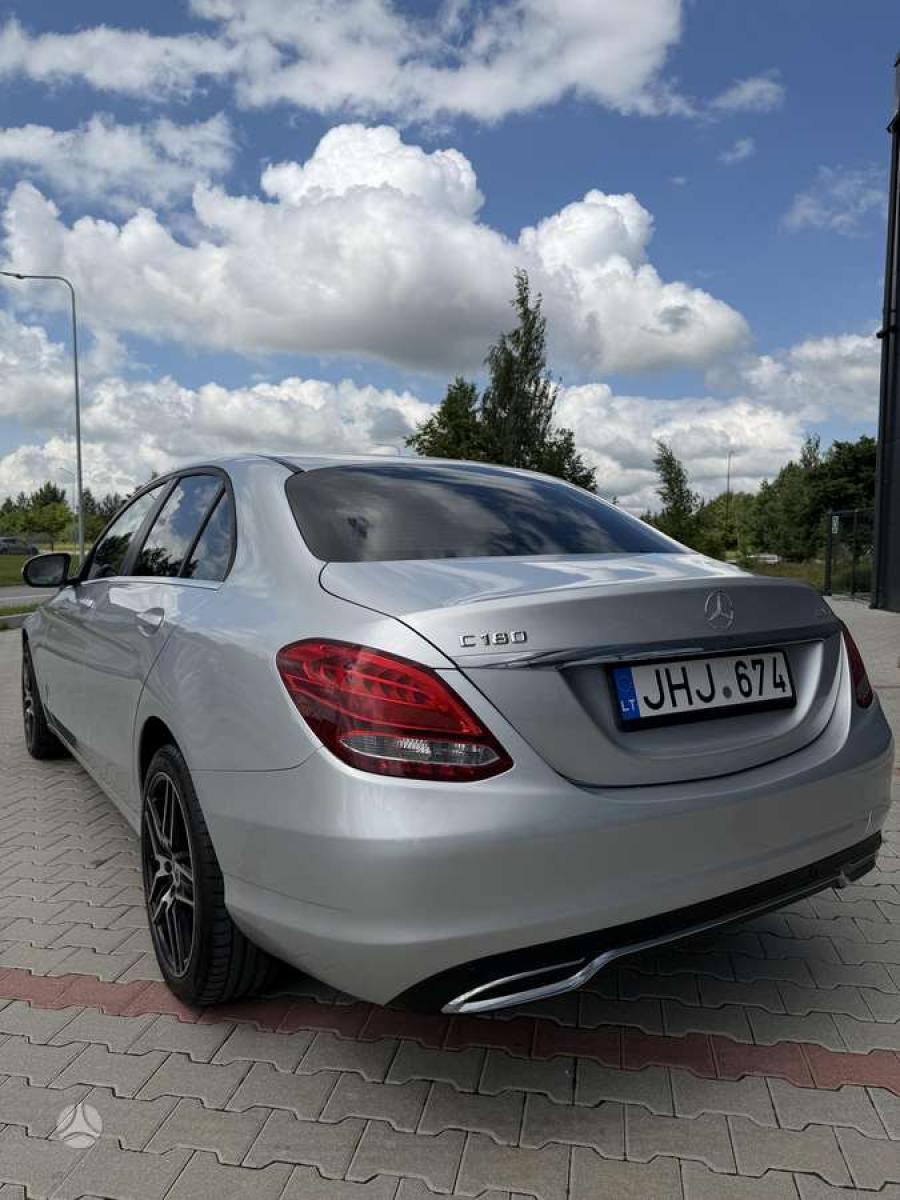 Grey Mercedes-Benz C 180 2015 in Siauliai, with an engine capacity of 1.60 L and mileage of 220 thousand km for 10999 €, photo 7 on AUTOMOTO.COM.LV