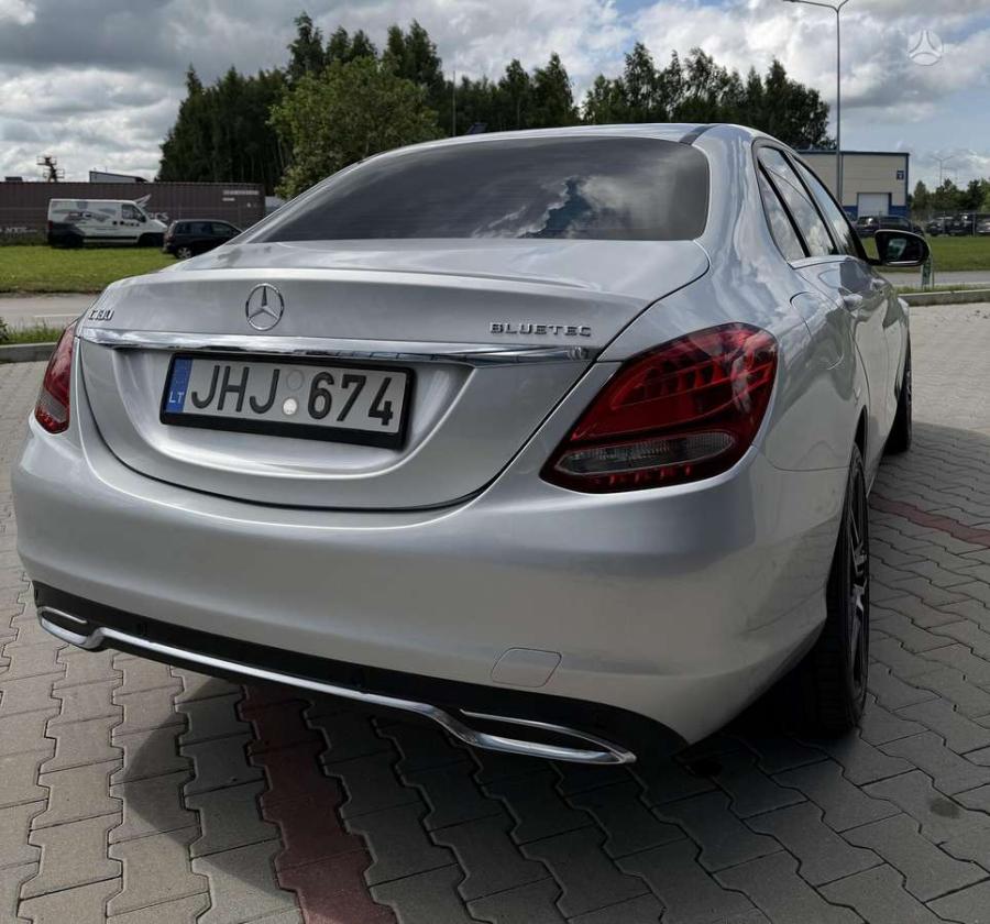 Grey Mercedes-Benz C 180 2015 in Siauliai, with an engine capacity of 1.60 L and mileage of 220 thousand km for 10999 €, photo 8 on AUTOMOTO.COM.LV