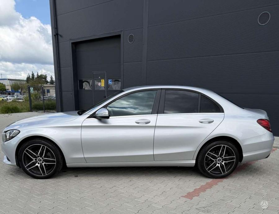Grey Mercedes-Benz C 180 2015 in Siauliai, with an engine capacity of 1.60 L and mileage of 220 thousand km for 10999 €, photo 10 on AUTOMOTO.COM.LV