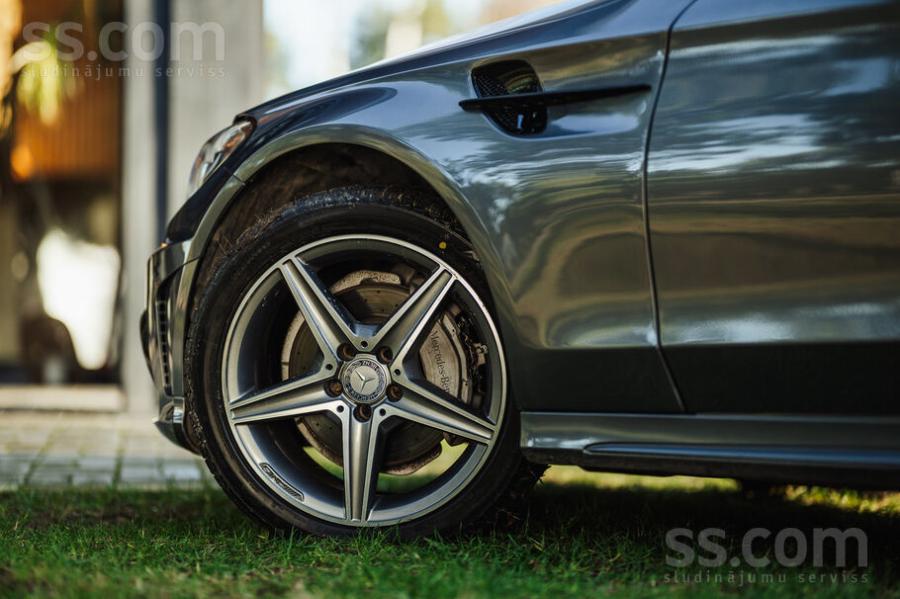 Pelēks Mercedes-Benz C 180 2016 Liepāja, ar dzinēja tilpumu 1.60 L un nobraukumu 119 tūkst. km par 29500 €, foto 5 vietnē AUTOMOTO.COM.LV
