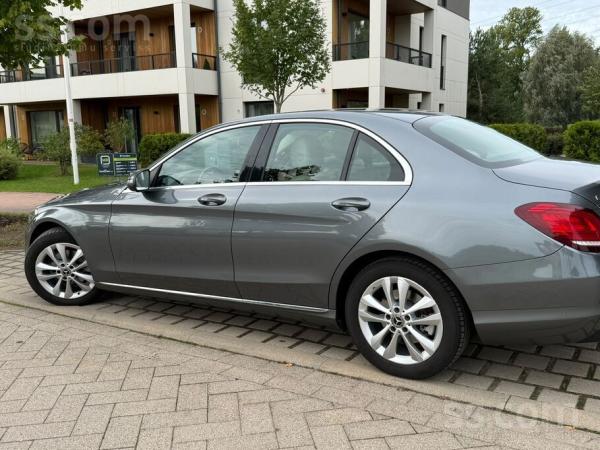 Mercedes-Benz C 180 2018 Rīga vietnē Pelēks Mercedes-Benz C 180 2018 Rīga, ar dzinēja tilpumu 1.60 L un nobraukumu 131 tūkst. km par 16800 €, foto 4 vietnē AUTOMOTO.COM.LV