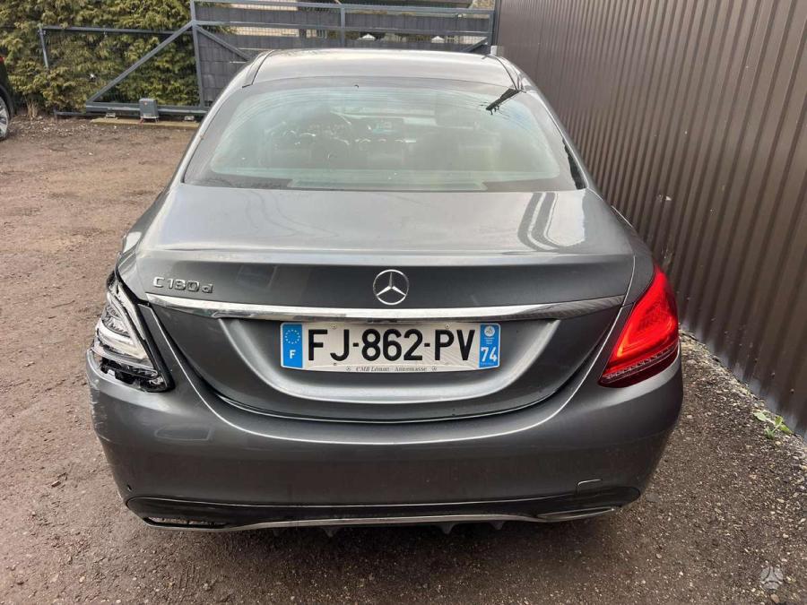Grey Mercedes-Benz C 180 2019 in Kaunas, with an engine capacity of 1.60 L and mileage of 159 thousand km for 10200 €, photo 6 on AUTOMOTO.COM.LV