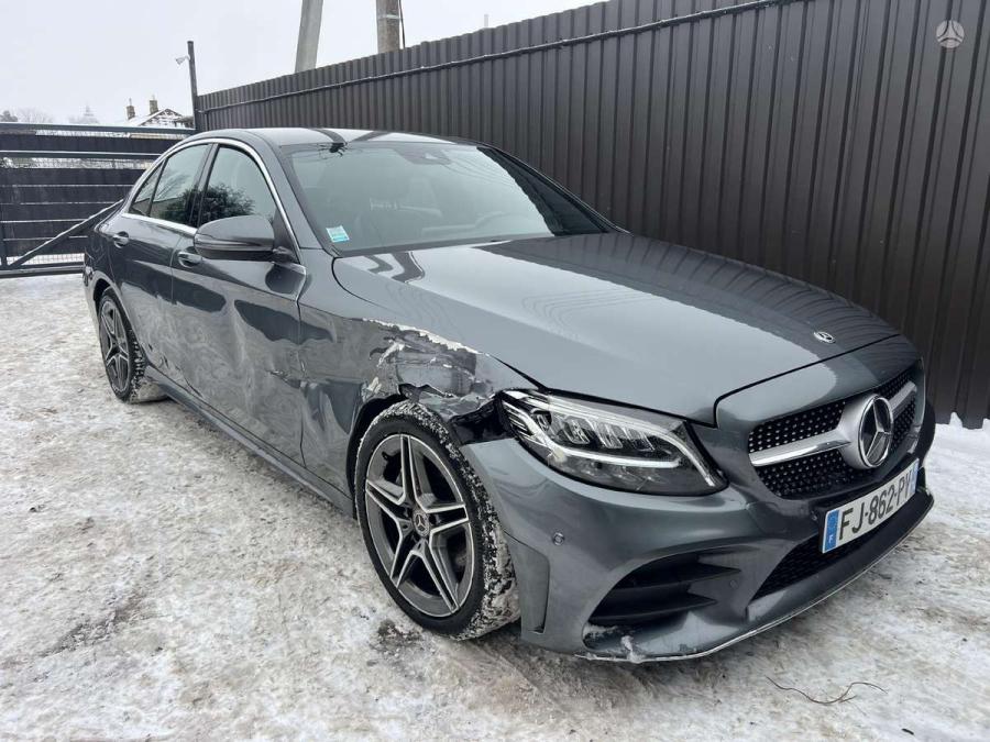 Pelēks Mercedes-Benz C 180 2019 Kauņa, ar dzinēja tilpumu 1.60 L un nobraukumu 159 tūkst. km par 10400 €, foto 3 vietnē AUTOMOTO.COM.LV