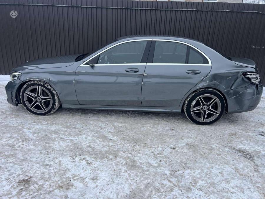 Pelēks Mercedes-Benz C 180 2019 Kauņa, ar dzinēja tilpumu 1.60 L un nobraukumu 159 tūkst. km par 10400 €, foto 5 vietnē AUTOMOTO.COM.LV