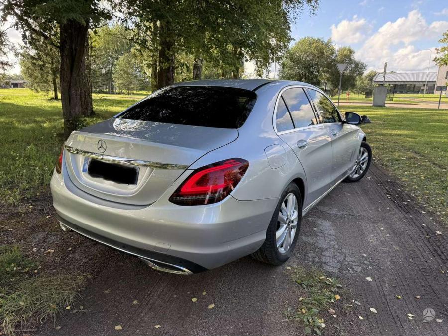 Grey Mercedes-Benz C 180 2019 in Taurage, with an engine capacity of 1.60 L and mileage of 270 thousand km for 9800 €, photo 7 on AUTOMOTO.COM.LV