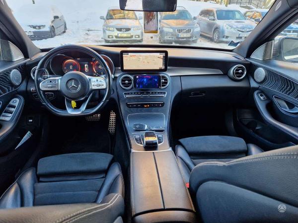Pelēks Mercedes-Benz C 180 2020 Viļņa, ar dzinēja tilpumu 1.80 L un nobraukumu 150 tūkst. km par 18750 €, foto 2 vietnē AUTOMOTO.COM.LV