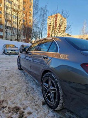 Grey Mercedes-Benz C 180 2020 in Vilnius, with an engine capacity of 1.80 L and mileage of 150 thousand km for 18750 €, photo 12 on AUTOMOTO.COM.LV