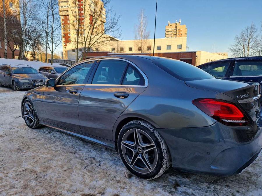 Grey Mercedes-Benz C 180 2020 in Vilnius, with an engine capacity of 1.80 L and mileage of 150 thousand km for 18750 €, photo 14 on AUTOMOTO.COM.LV
