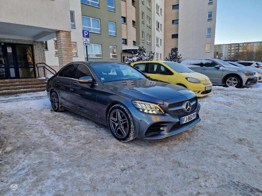 Grey Mercedes-Benz C 180 2020 in Vilnius, with an engine capacity of 1.80 L and mileage of 150 thousand km for 18750 €, photo 23 on AUTOMOTO.COM.LV