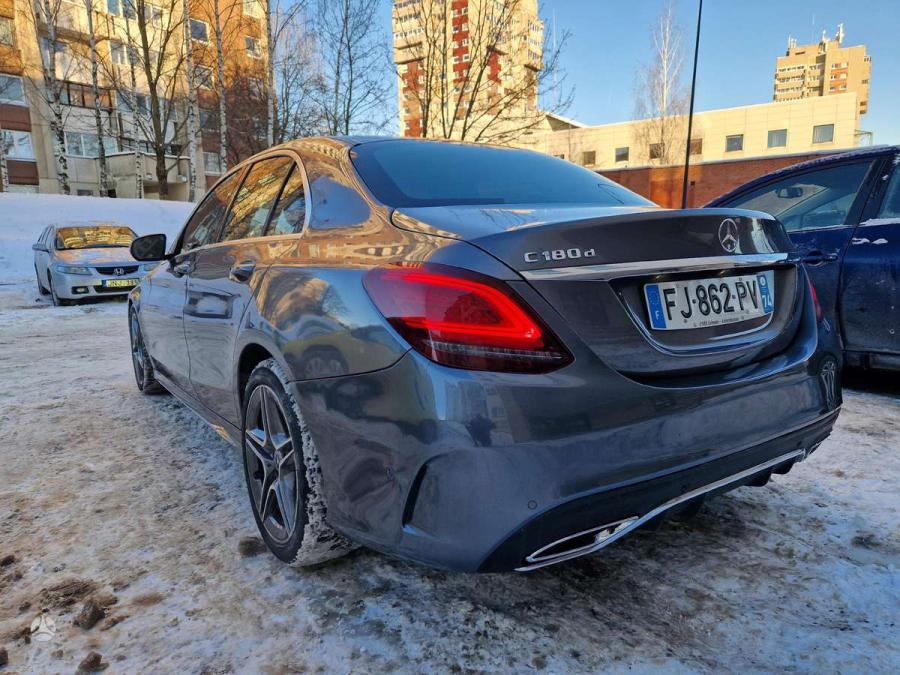 Grey Mercedes-Benz C 180 2020 in Vilnius, with an engine capacity of 1.80 L and mileage of 150 thousand km for 18750 €, photo 30 on AUTOMOTO.COM.LV