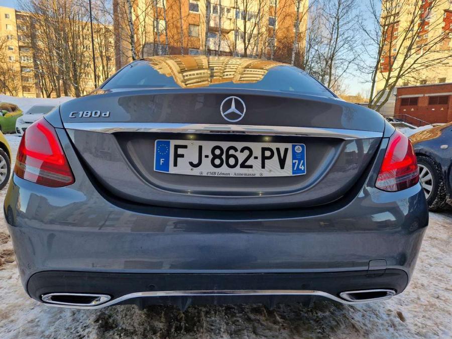 Grey Mercedes-Benz C 180 2020 in Vilnius, with an engine capacity of 1.80 L and mileage of 150 thousand km for 18750 €, photo 33 on AUTOMOTO.COM.LV