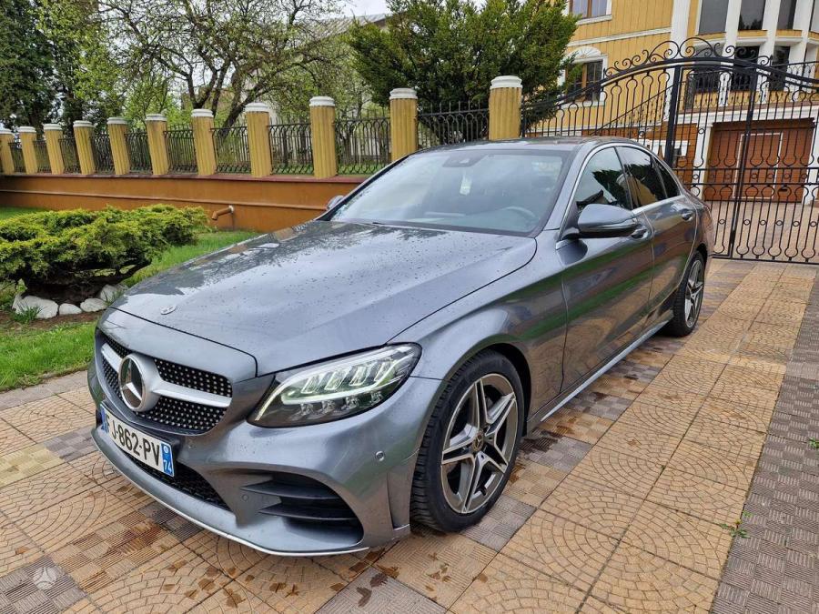 Grey Mercedes-Benz C 180 2020 in Vilnius, with an engine capacity of 1.80 L and mileage of 160 thousand km for 17700 €, photo 11 on AUTOMOTO.COM.LV