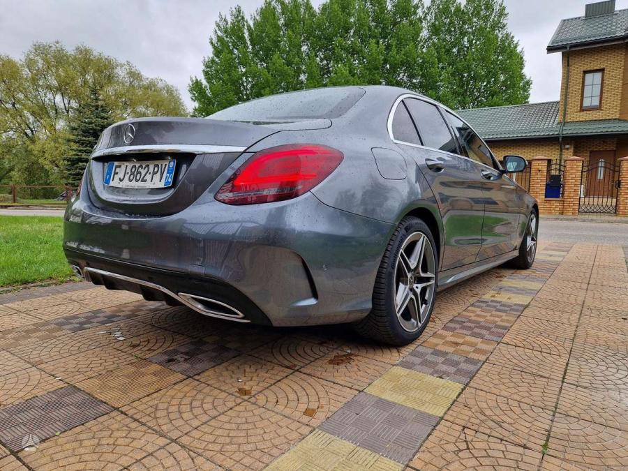 Grey Mercedes-Benz C 180 2020 in Vilnius, with an engine capacity of 1.80 L and mileage of 160 thousand km for 17700 €, photo 13 on AUTOMOTO.COM.LV