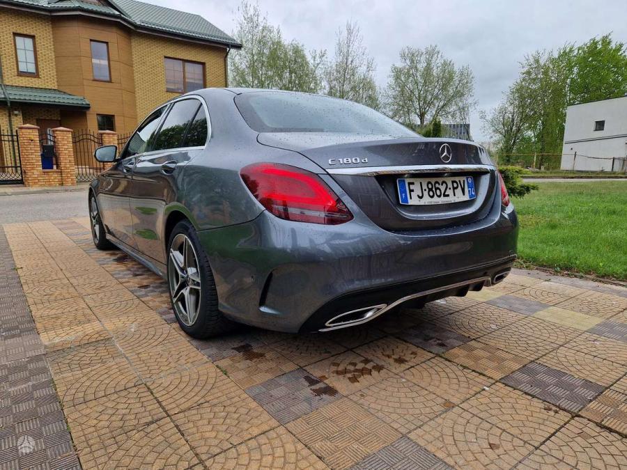 Grey Mercedes-Benz C 180 2020 in Vilnius, with an engine capacity of 1.80 L and mileage of 160 thousand km for 17700 €, photo 20 on AUTOMOTO.COM.LV