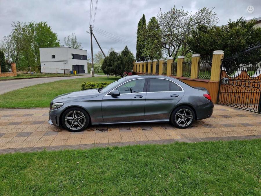 Grey Mercedes-Benz C 180 2020 in Vilnius, with an engine capacity of 1.80 L and mileage of 160 thousand km for 17700 €, photo 33 on AUTOMOTO.COM.LV