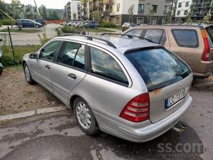 Pelēks Mercedes-Benz C 180 2001 Rīga, ar dzinēja tilpumu 2.00 L un nobraukumu 264 tūkst. km par 495 €, foto  vietnē AUTOMOTO.COM.LV