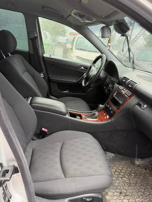 Pelēks Mercedes-Benz C 180 2002 Tallina, ar dzinēja tilpumu 1.80 L un nobraukumu 319 tūkst. km par 699 €, foto 7 vietnē AUTOMOTO.COM.LV