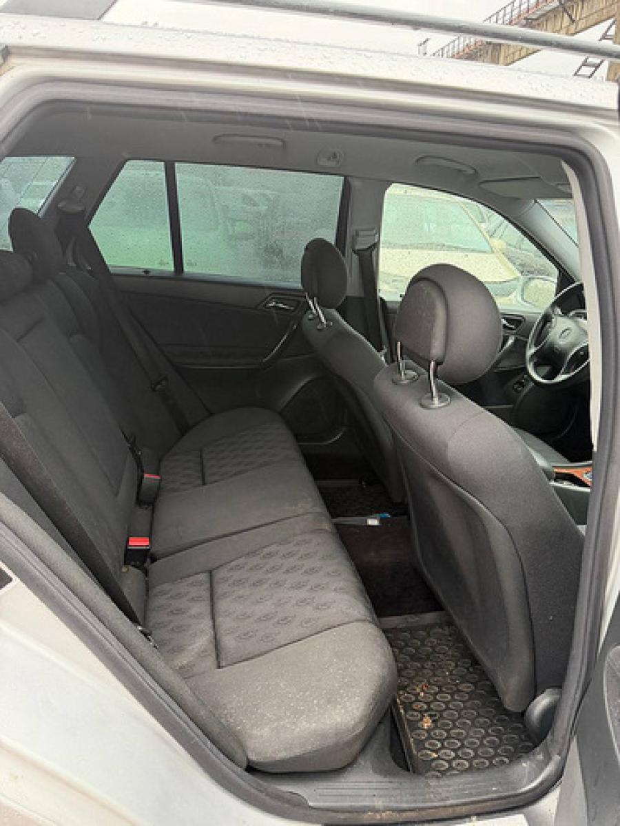 Pelēks Mercedes-Benz C 180 2002 Tallina, ar dzinēja tilpumu 1.80 L un nobraukumu 319 tūkst. km par 699 €, foto 8 vietnē AUTOMOTO.COM.LV