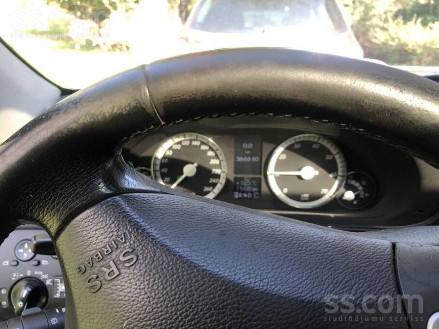 Grey Mercedes-Benz C 180 2005 in Riga, with an engine capacity of 1.80 L and mileage of 360 thousand km for 2500 €, photo 7 on AUTOMOTO.COM.LV