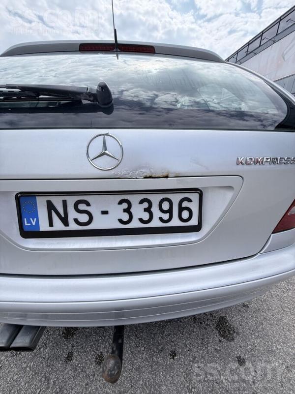 Grey Mercedes-Benz C 180 2006 in Riga, with an engine capacity of 1.80 L and mileage of 233 thousand km for 1700 €, photo 3 on AUTOMOTO.COM.LV